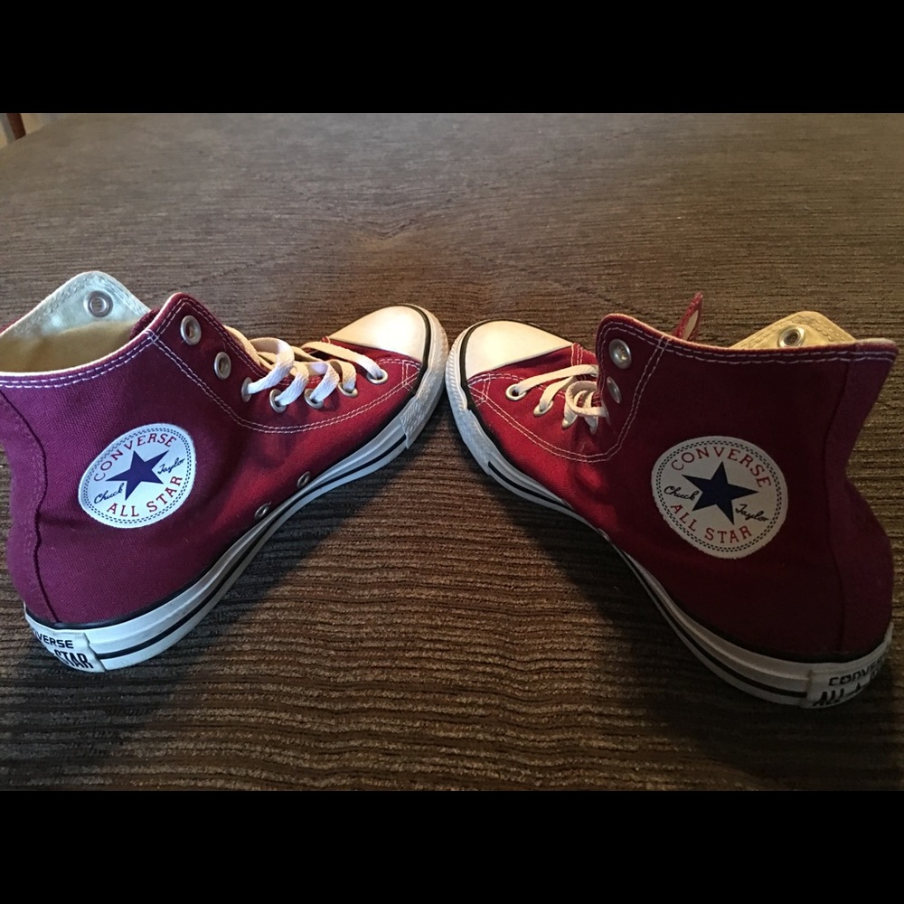 Burgundy Converse Brand New! - Gem